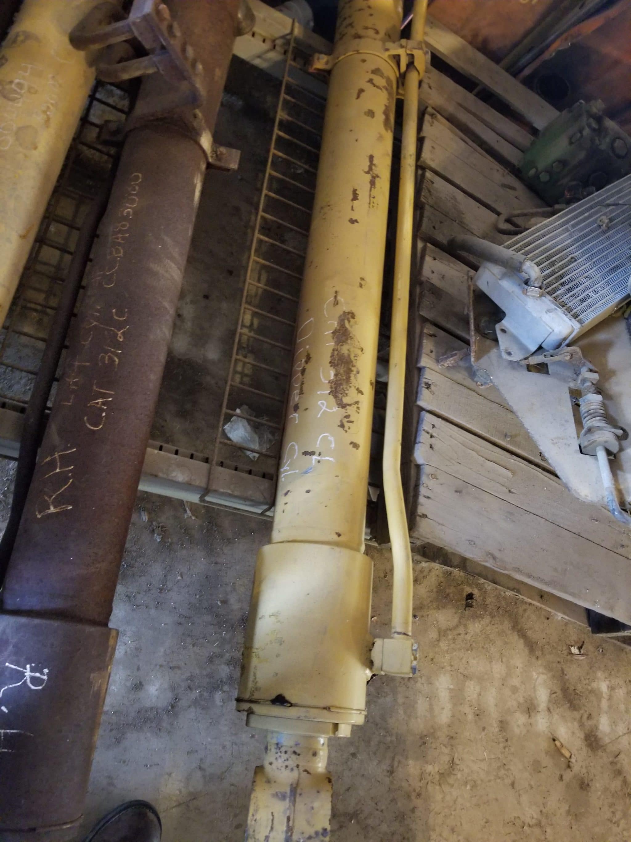 CAT 312C EXCAVATOR DIPPER ARM CYLINDER - Gulf South Equipment